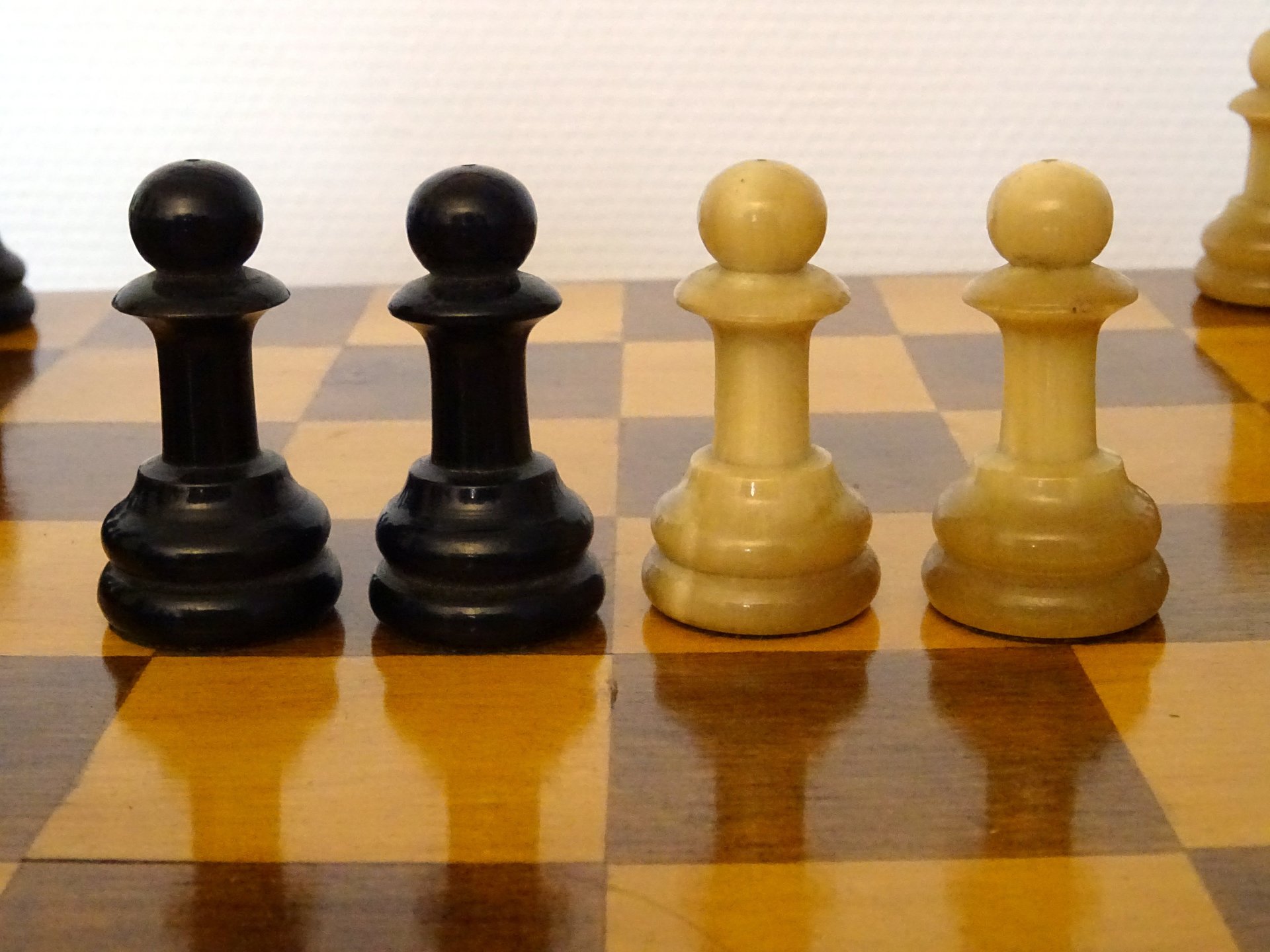 German Buffalo Horn Chess Set, early 20th century