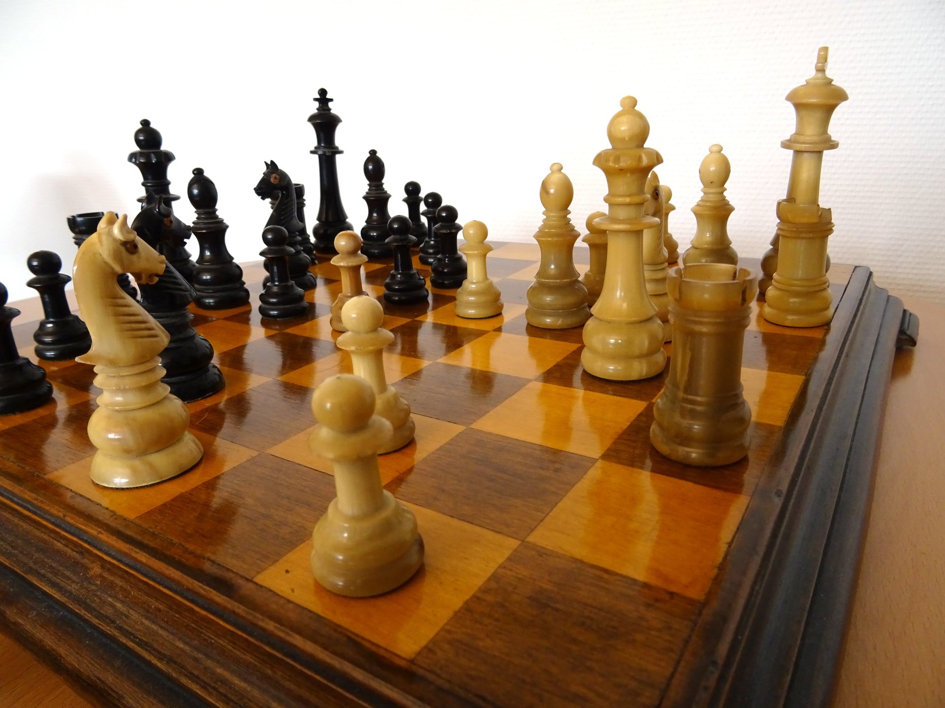 German Buffalo Horn Chess Set, early 20th century