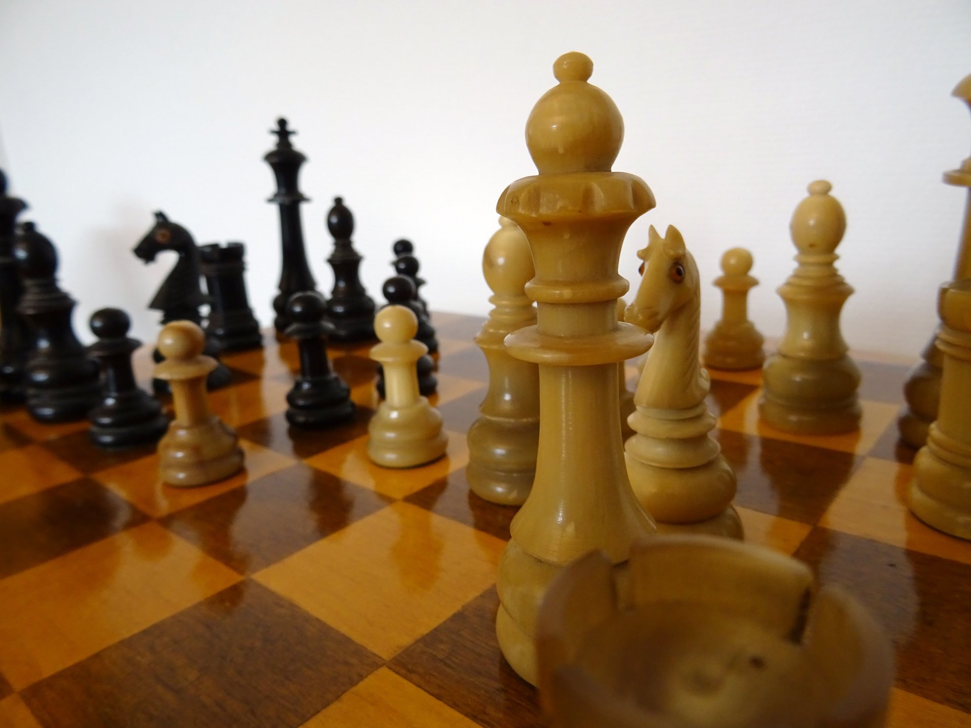 German Buffalo Horn Chess Set, early 20th century