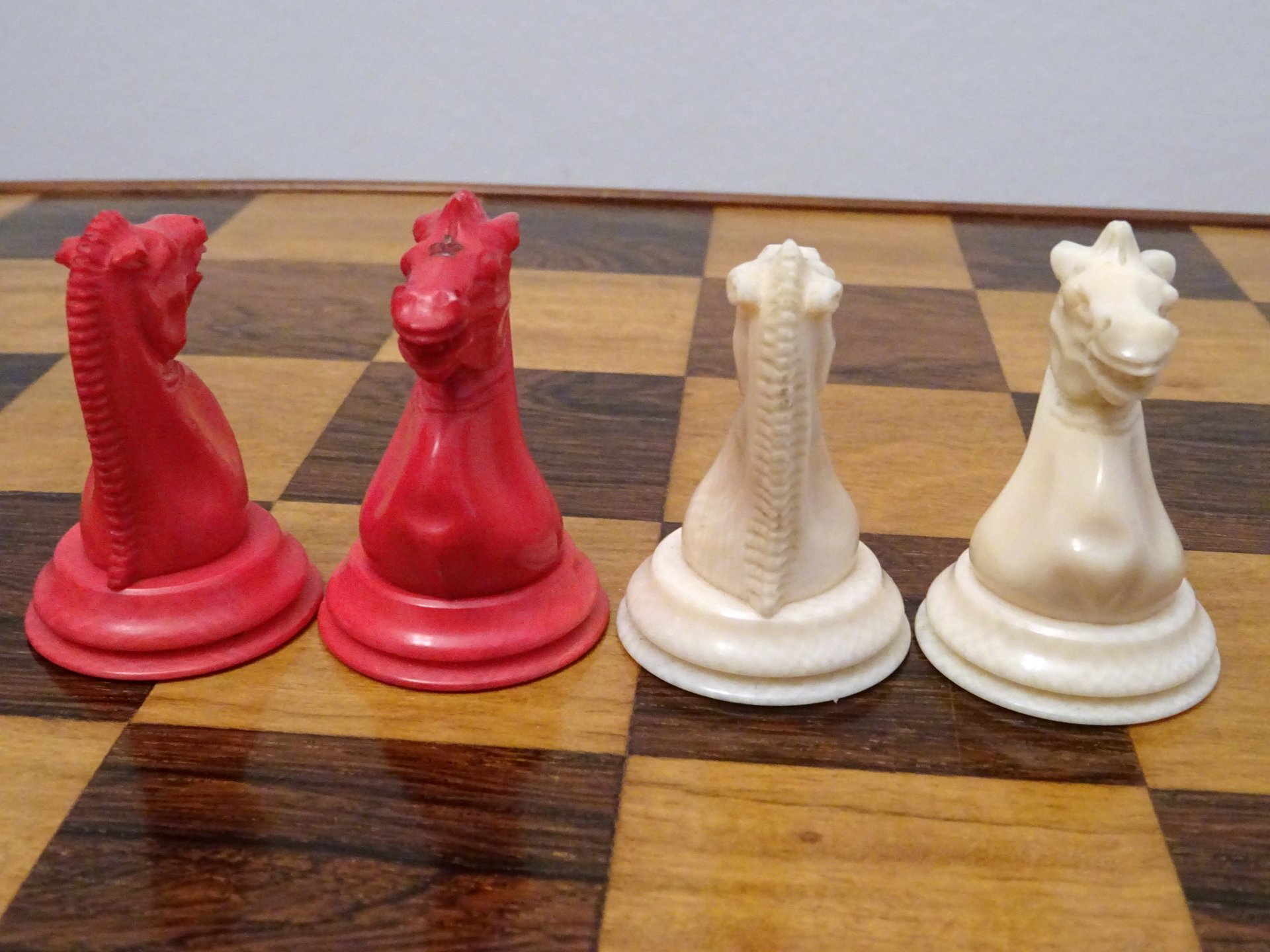 Jaques Staunton Ivory Chess Set in Carton Pierre Casket, 3", ca. 1855