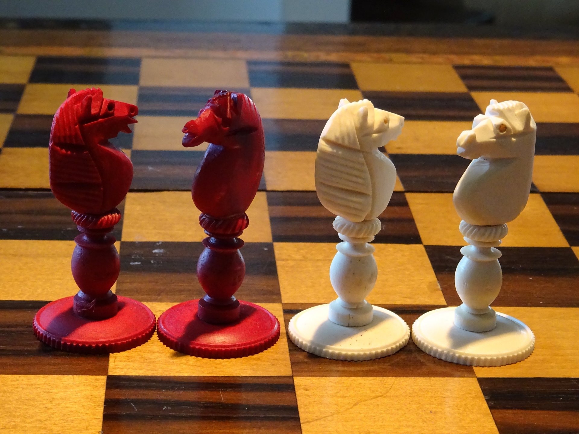 English Bone Chess Set, "Barleycorn" pattern, ca. 1820-1850