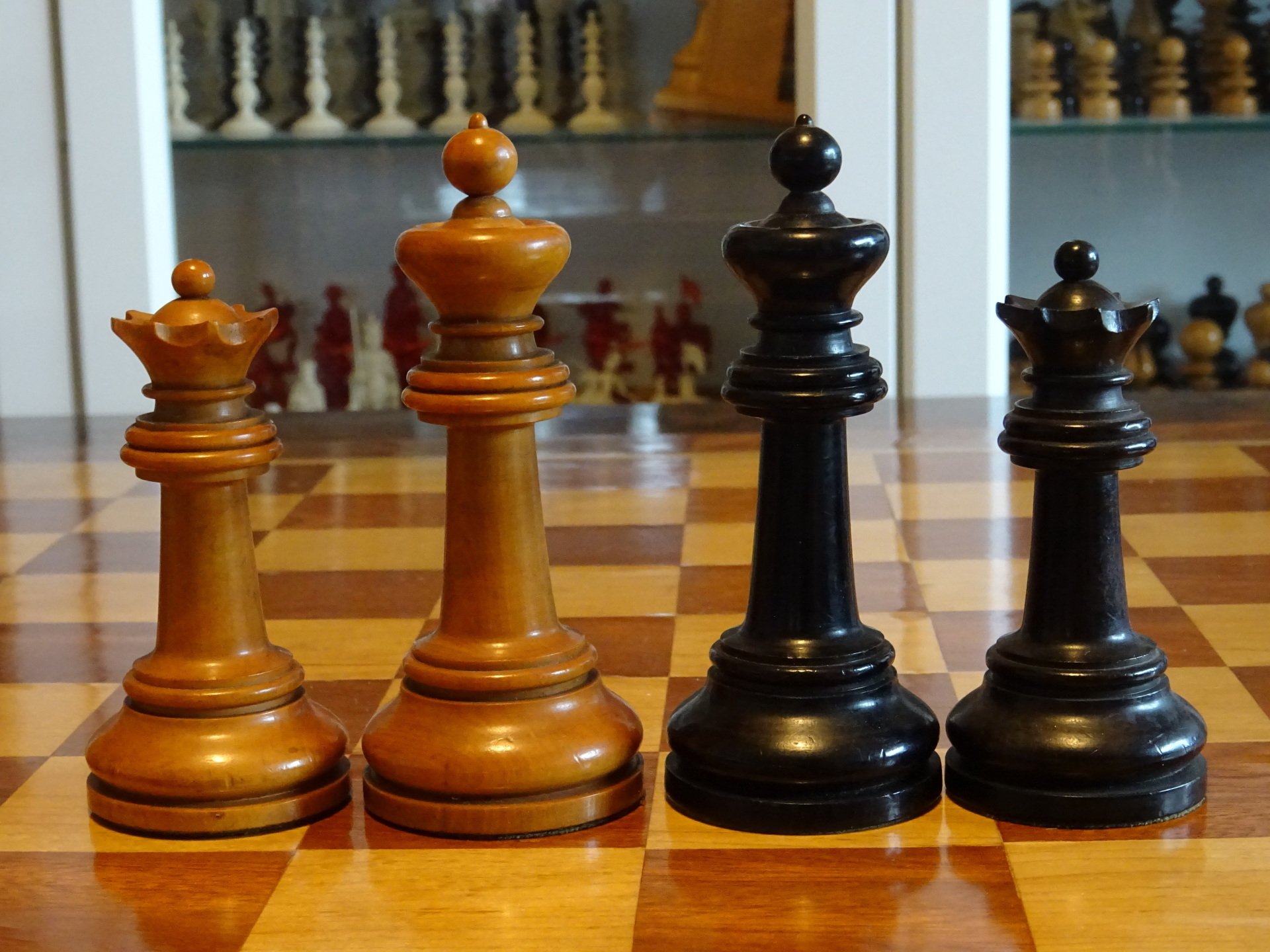 The British Chess Company Improved Royal Chessmen, England, 1901/1902