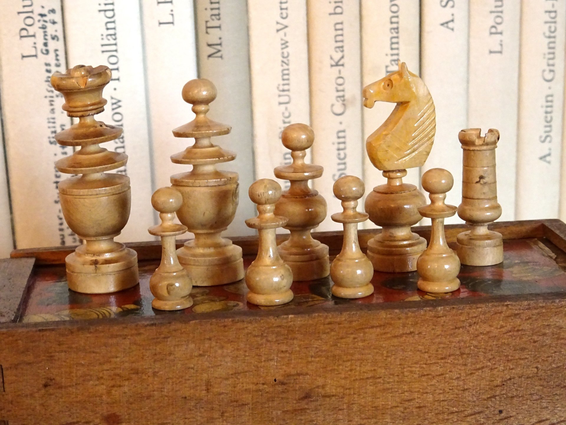 Antique chess sets, chess pieces, Antike Schachfiguren