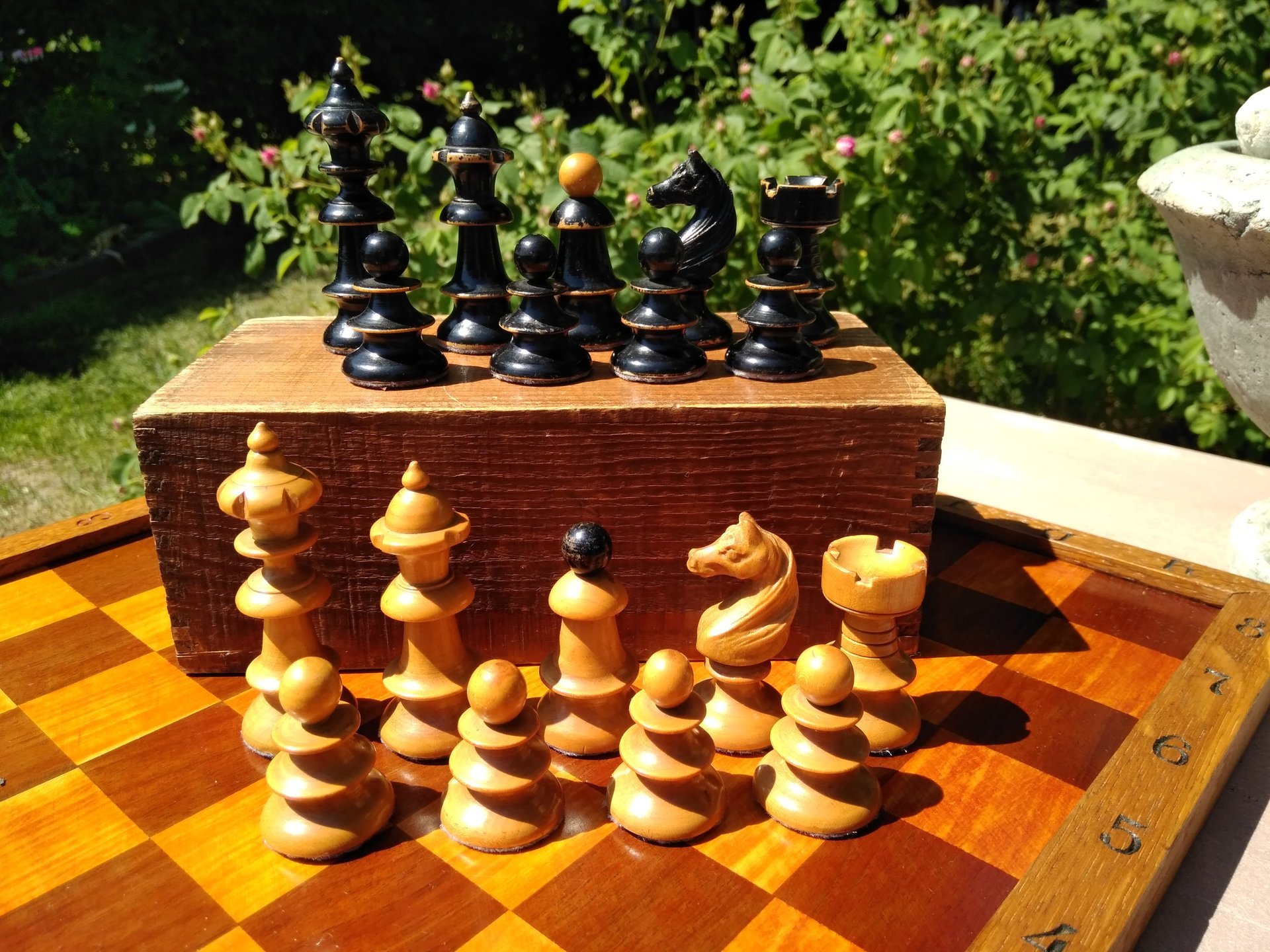 Antique chess sets, chess pieces, Antike Schachfiguren
