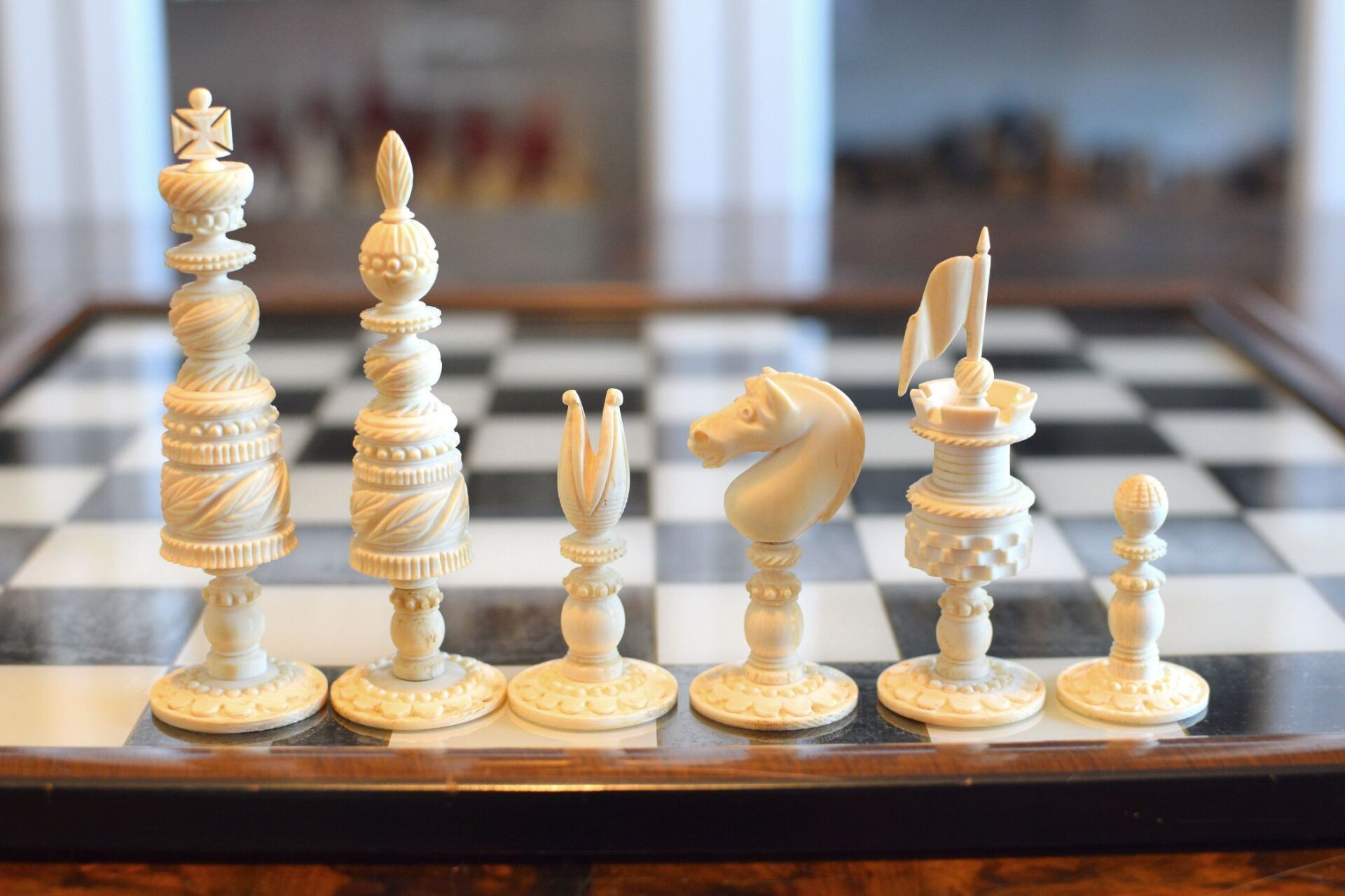 English Ornamental "Barleycorn" Ivory Chess Set, mid-19th century