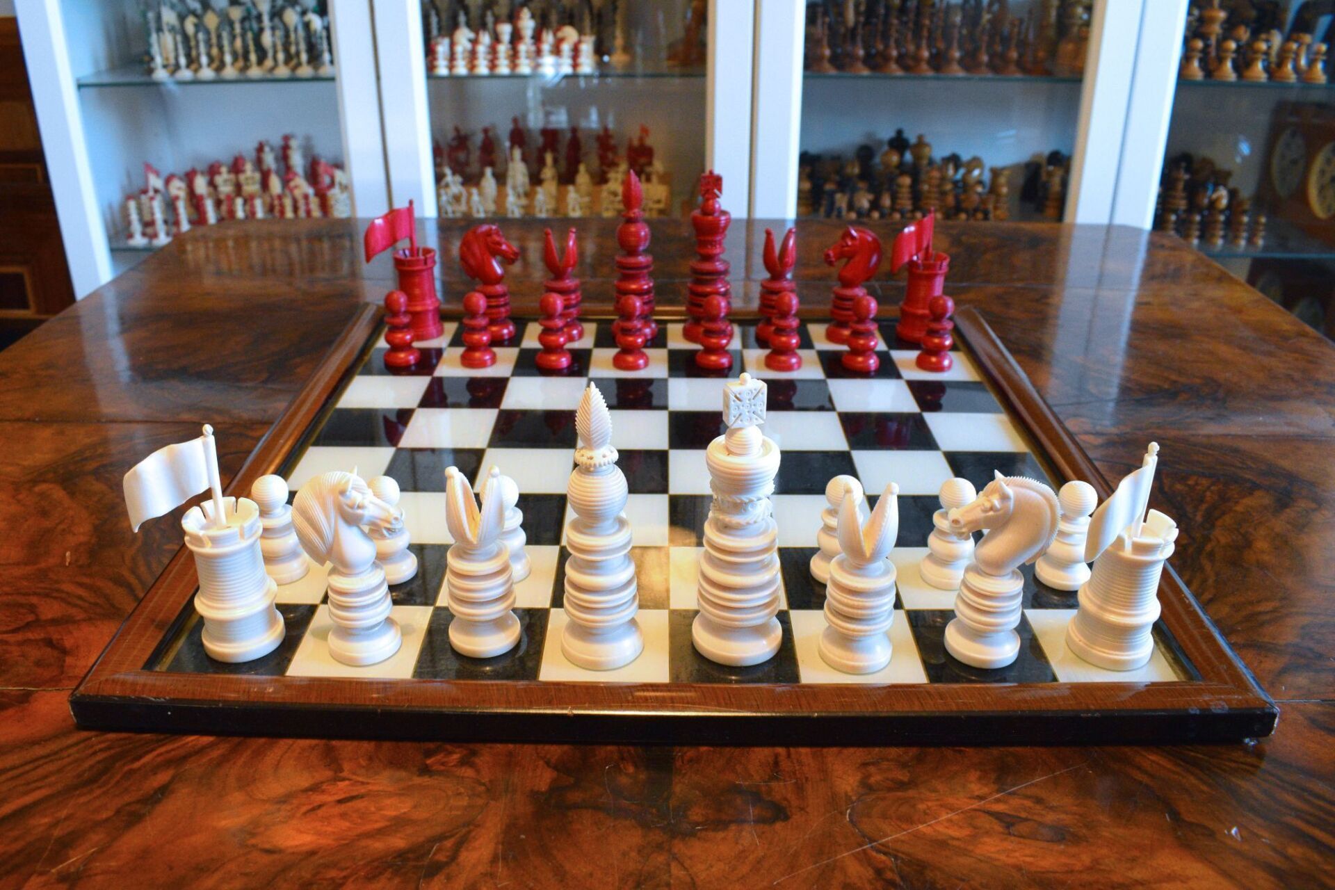 Antique chess sets, chess pieces, Antike Schachfiguren