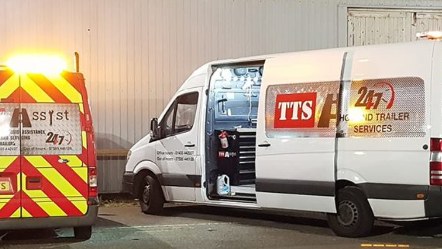 24/7 HGV breakdown /servicing - vehicle recovery services