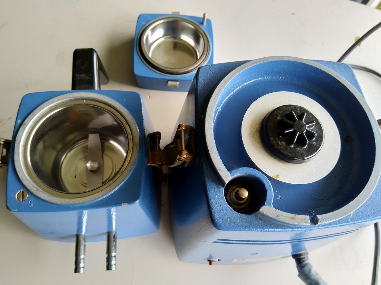 Used laboratory items, IKA