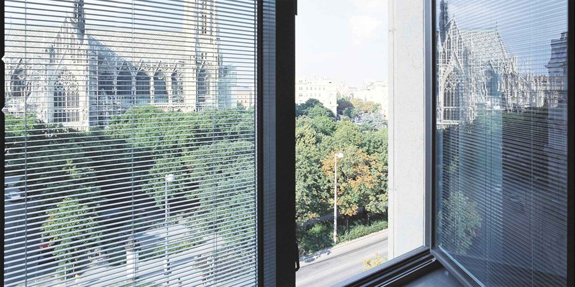 Persiane, avvolgibili e frangisole e veneziane interno vetro