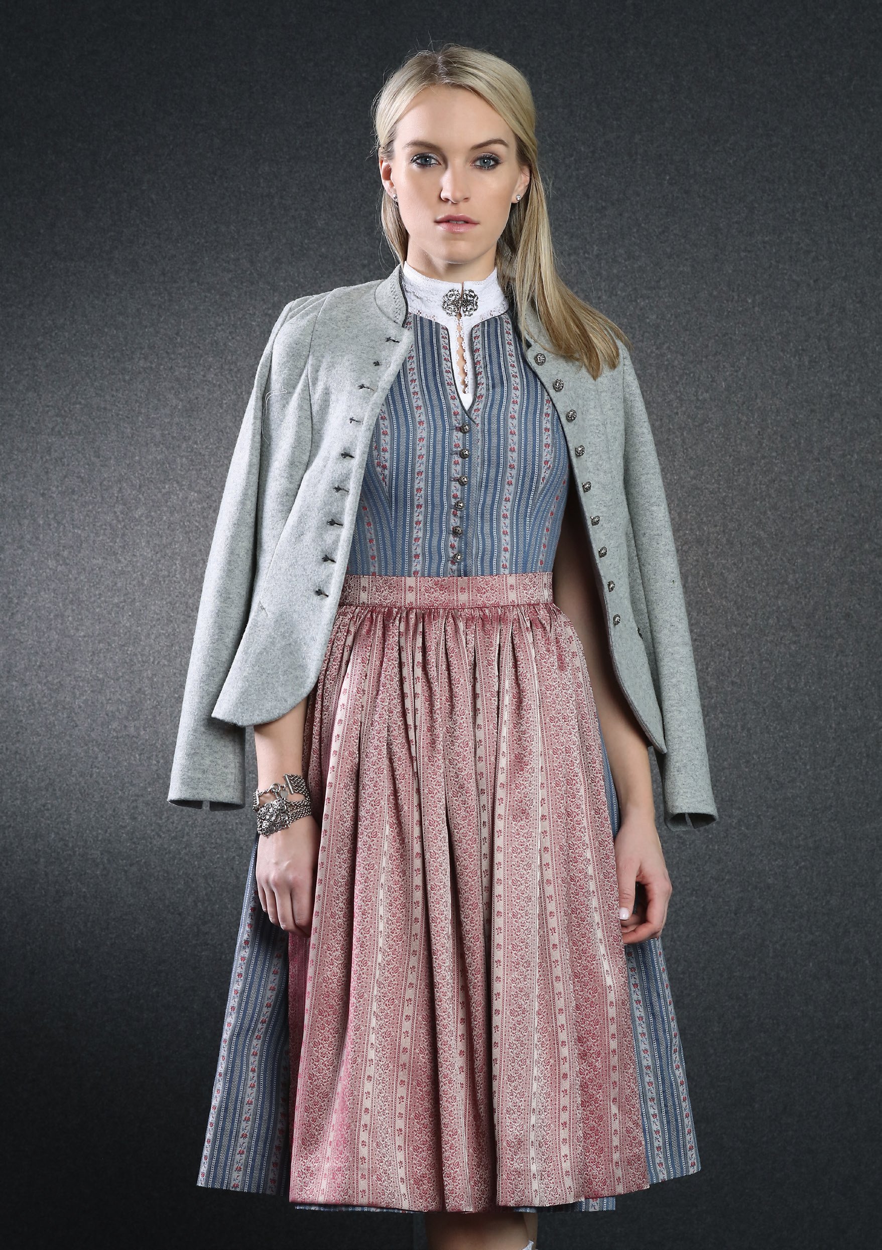 Anno Domini Design Dirndl Blusen und mehr