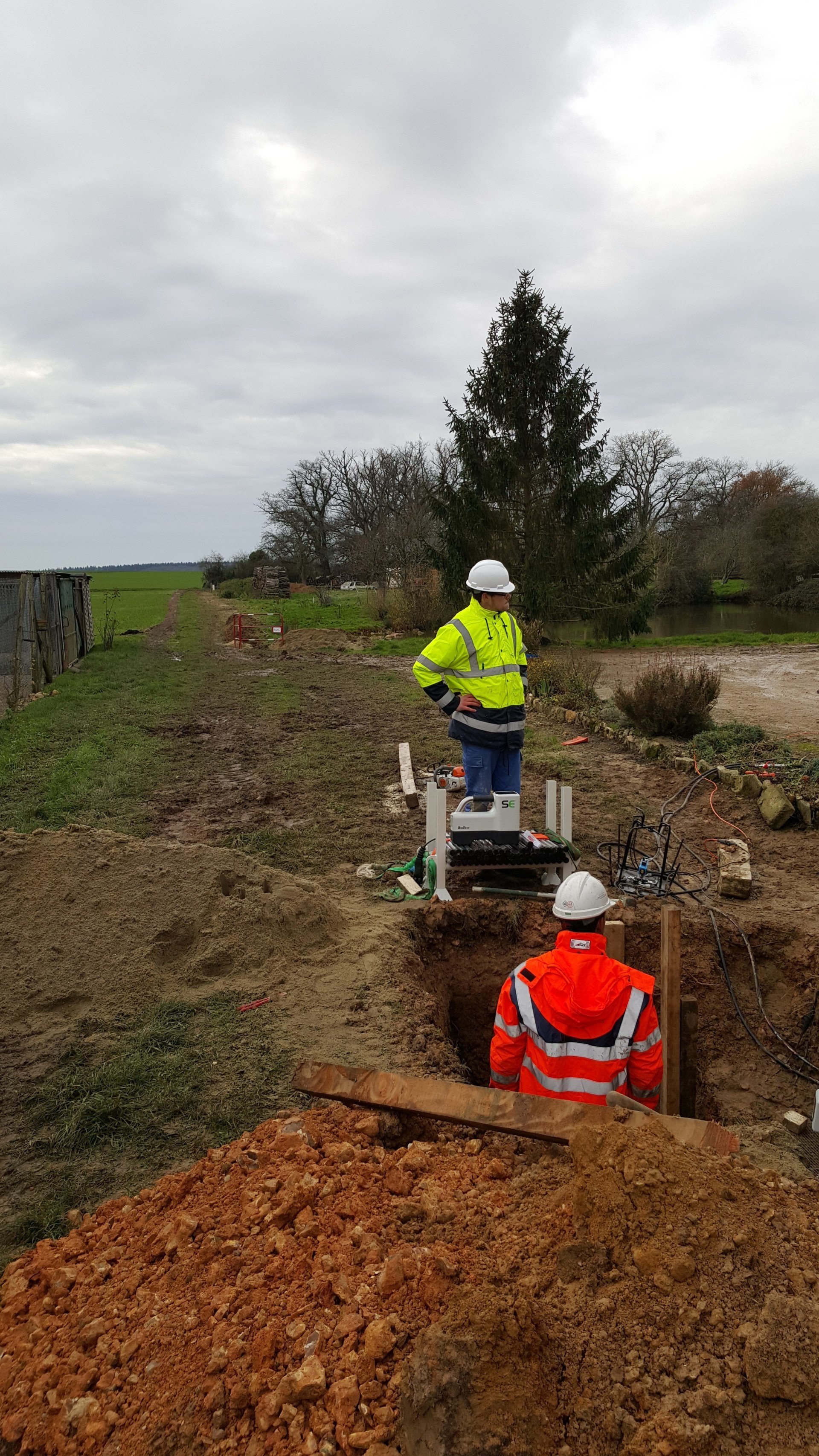 Aquarex Équipement - Fonceur horizontale dirigé compacte TERRA-JACK 125