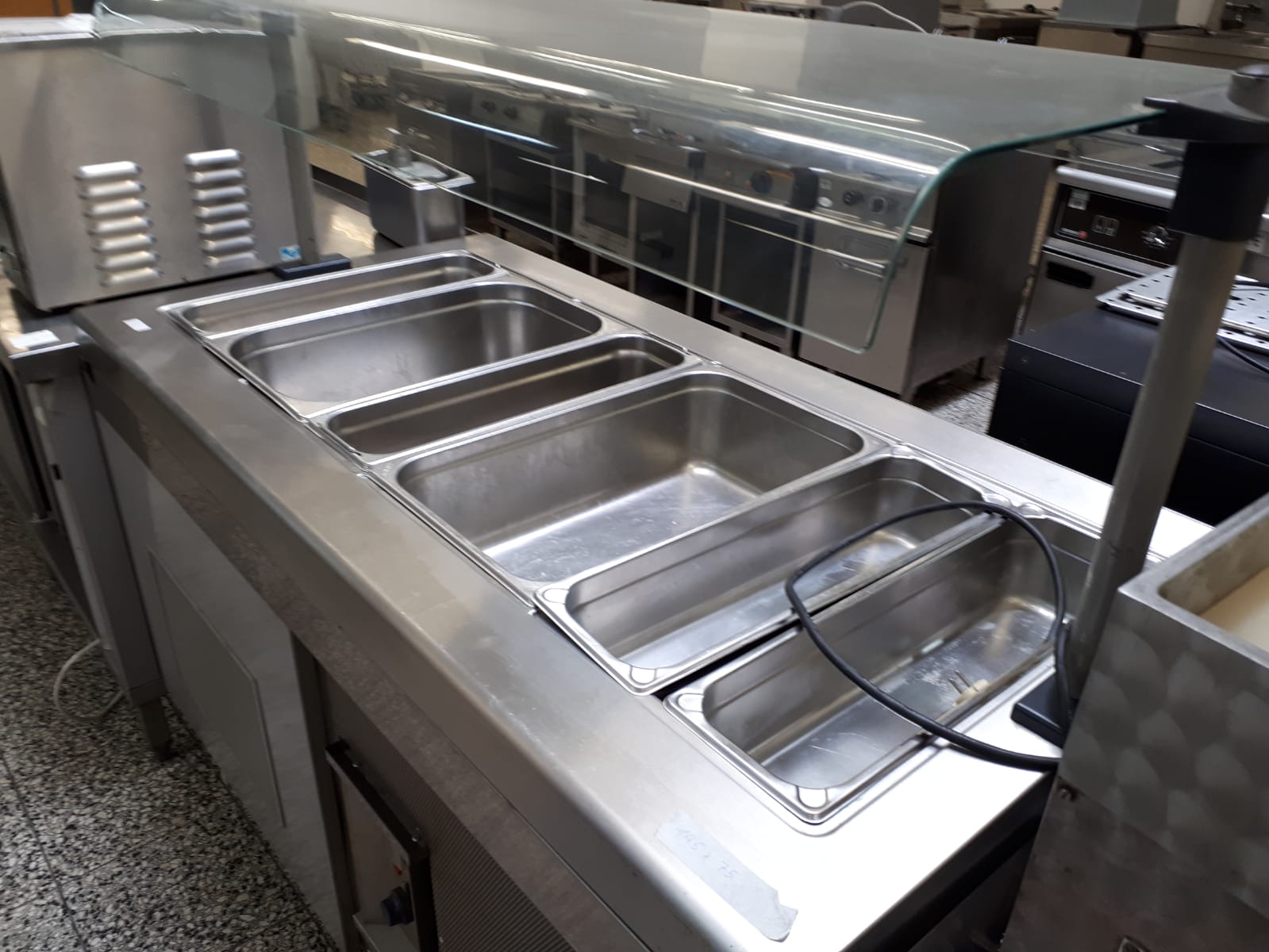 Gastrobedarf Edelstahlmöbel Großküche MKN Grill Kombidämpfer Rational