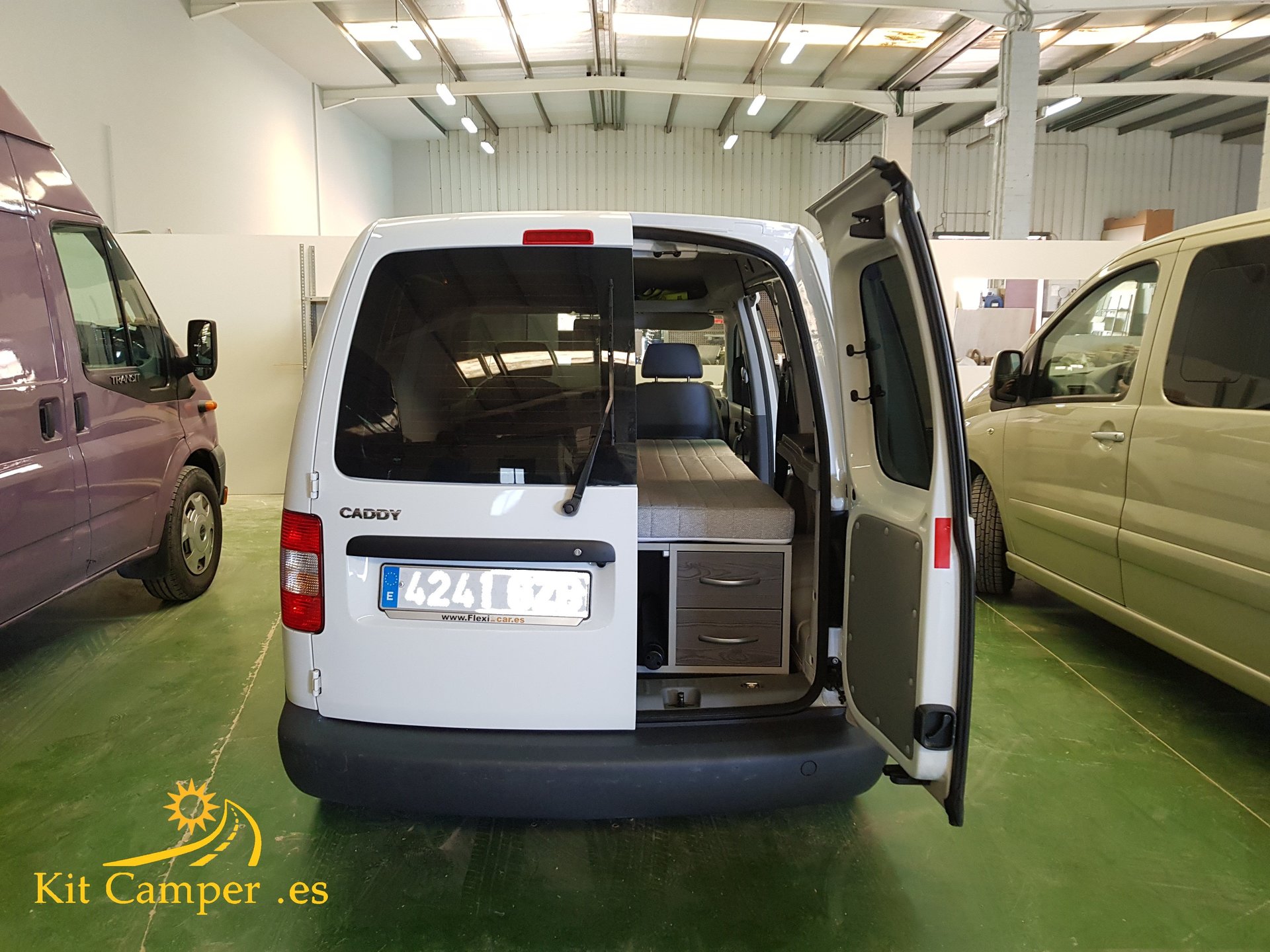 Kit Camper para Volkswagen Caddy de 2004 a 2005 con cama y mesa