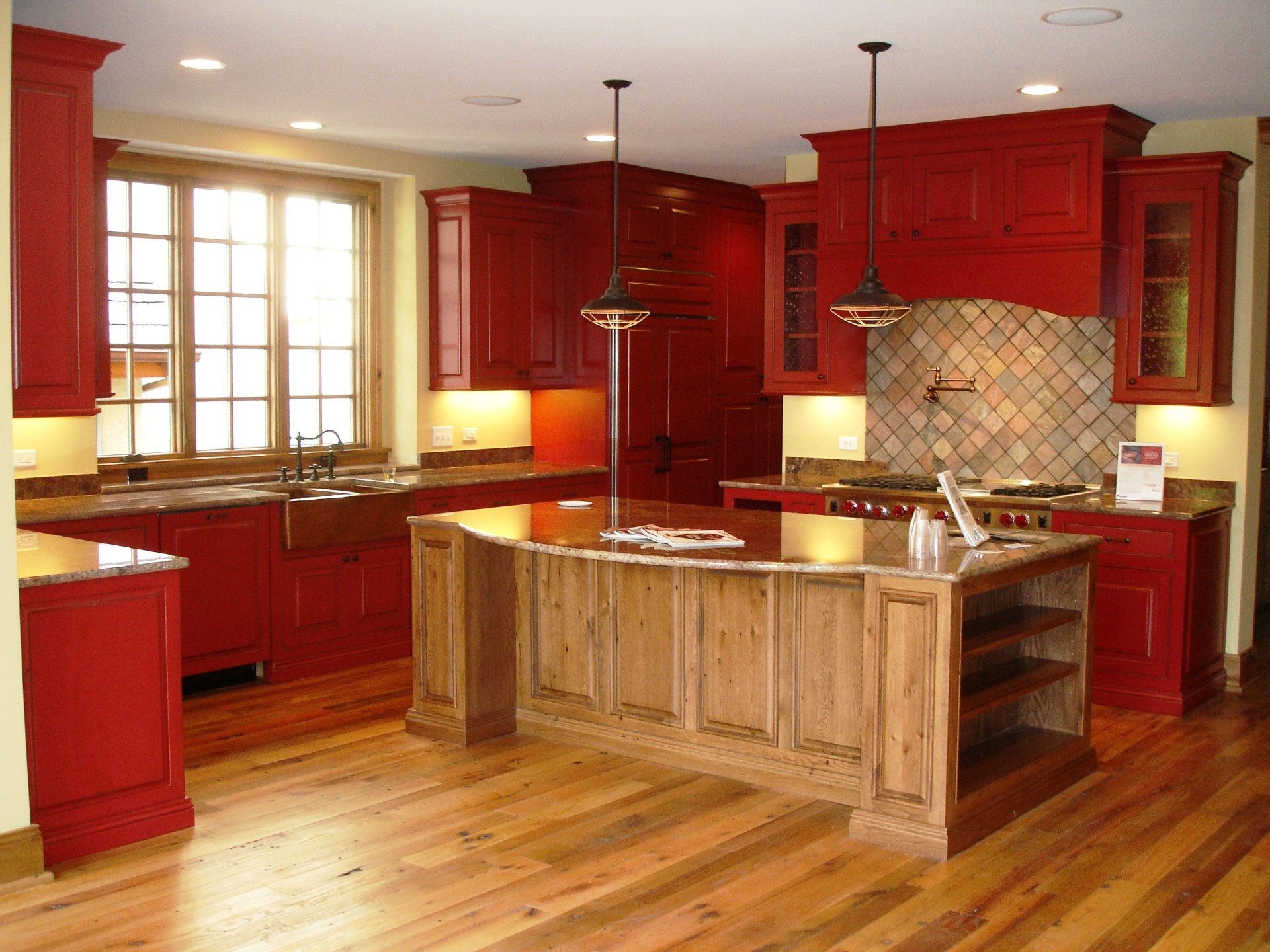 Home [www.customcornersllc.com]