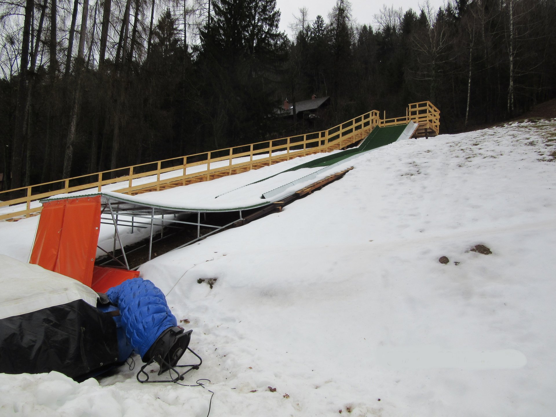 Skitrax World - TubTrax - Sliding mats for Tubing tracks