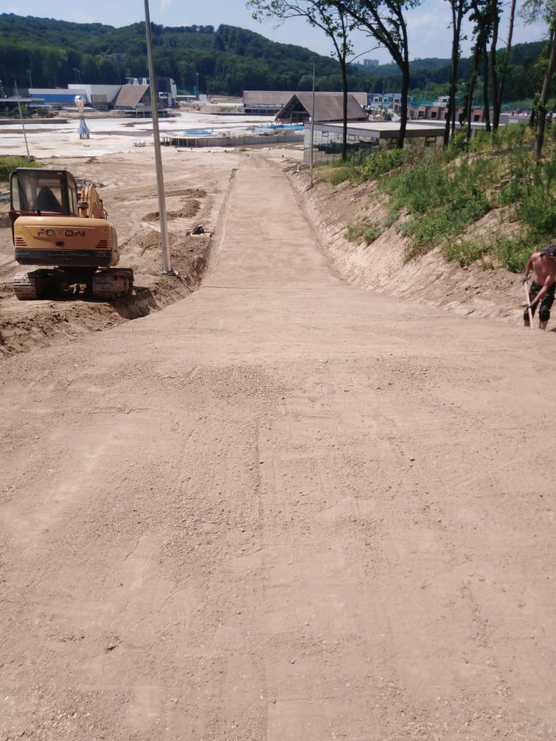 250m lange Tubing Bahn in Vynnyky