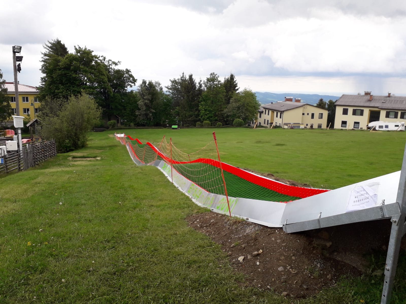 Skitrax World - TubTrax - Sliding mats for Tubing tracks