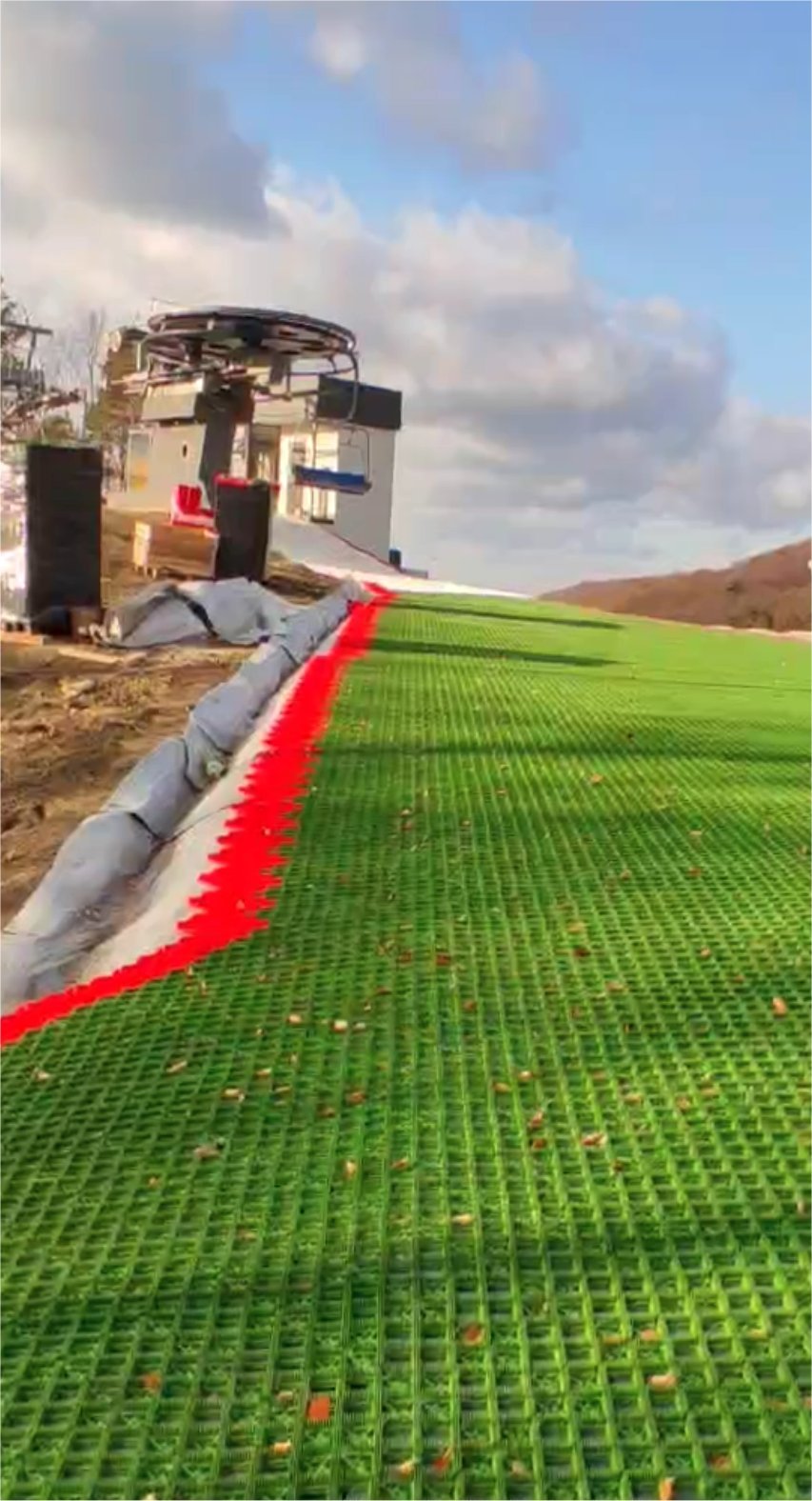 Vynnyky alpine dry slope area grows together