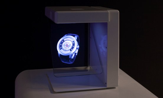 Supports holographiques, hôtesse, holoscreen, holoseed, holofan