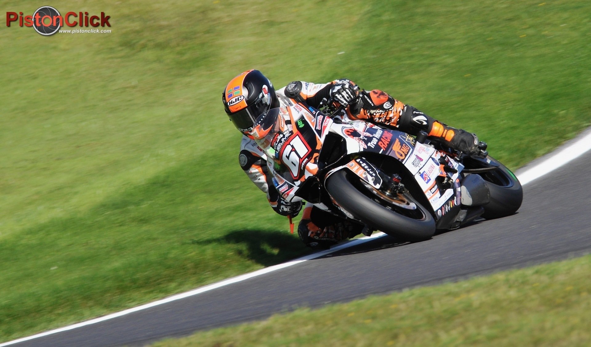 A photographic guide to Cadwell Park racing circuit.