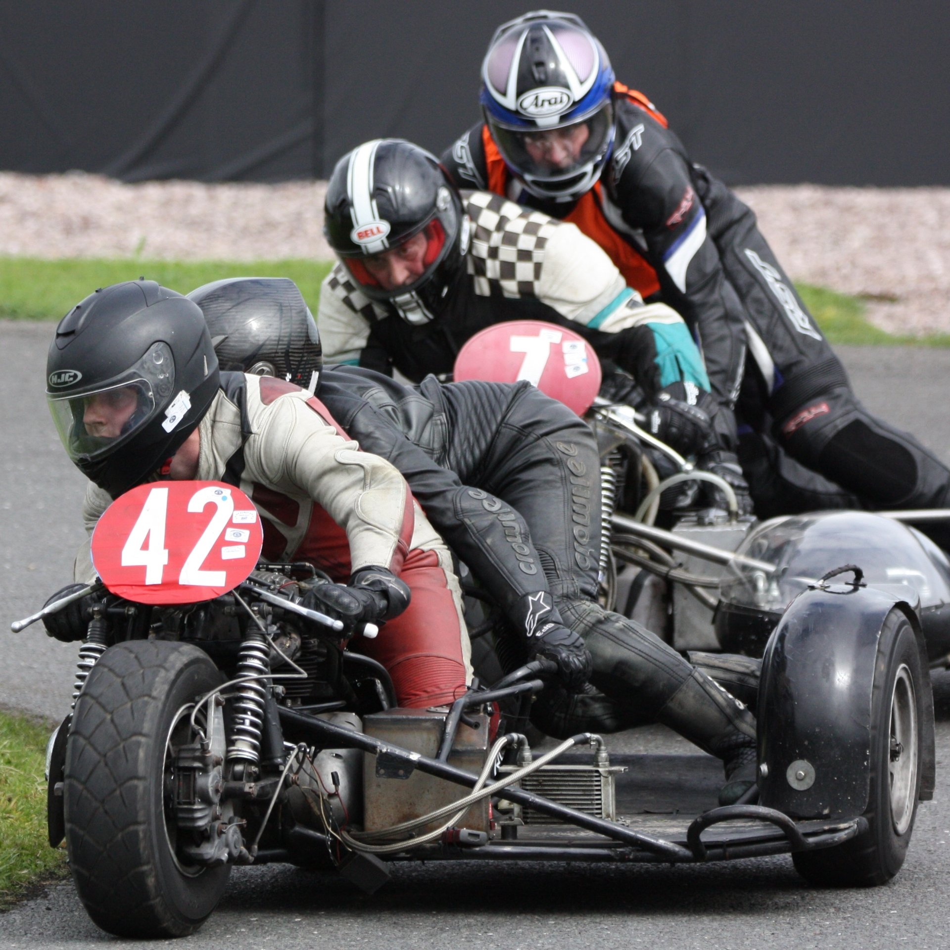 A photographic guide to Three Sisters racing circuit.