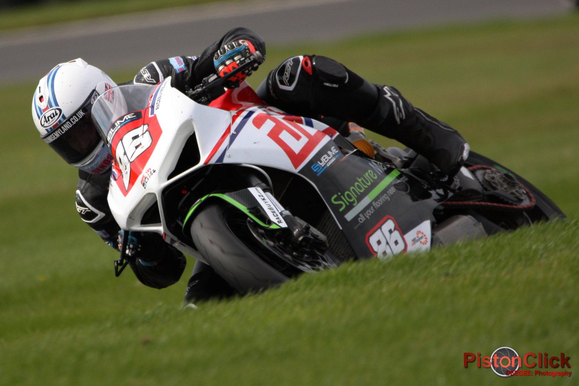 No Limits Racing - Round 3 from Cadwell Park