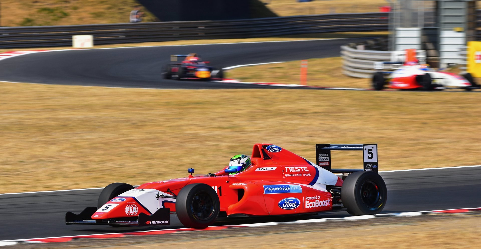 A photographic guide to Snetterton racing circuit.