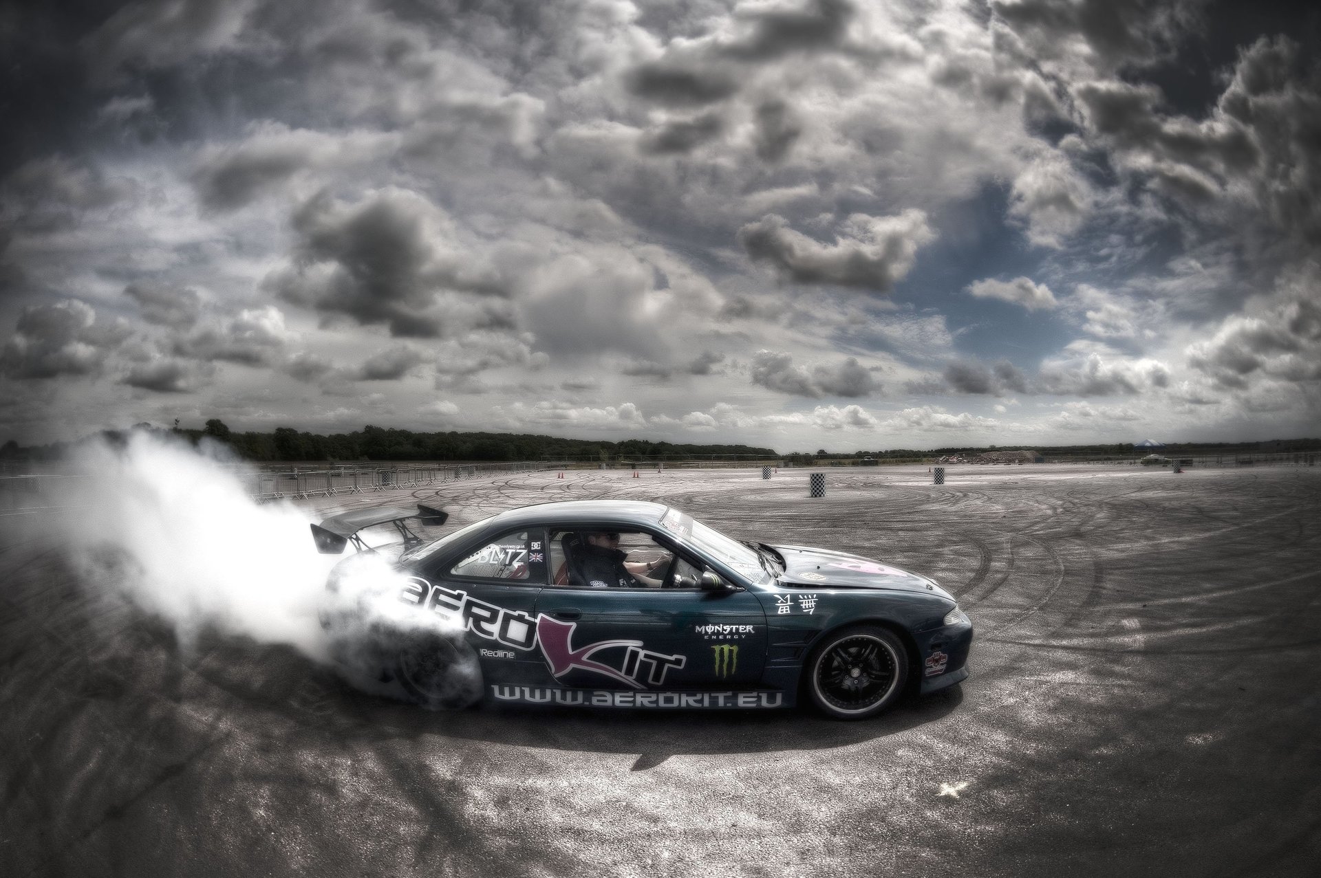 Leftfield Images a photographer based in Oxford will travel world wide.