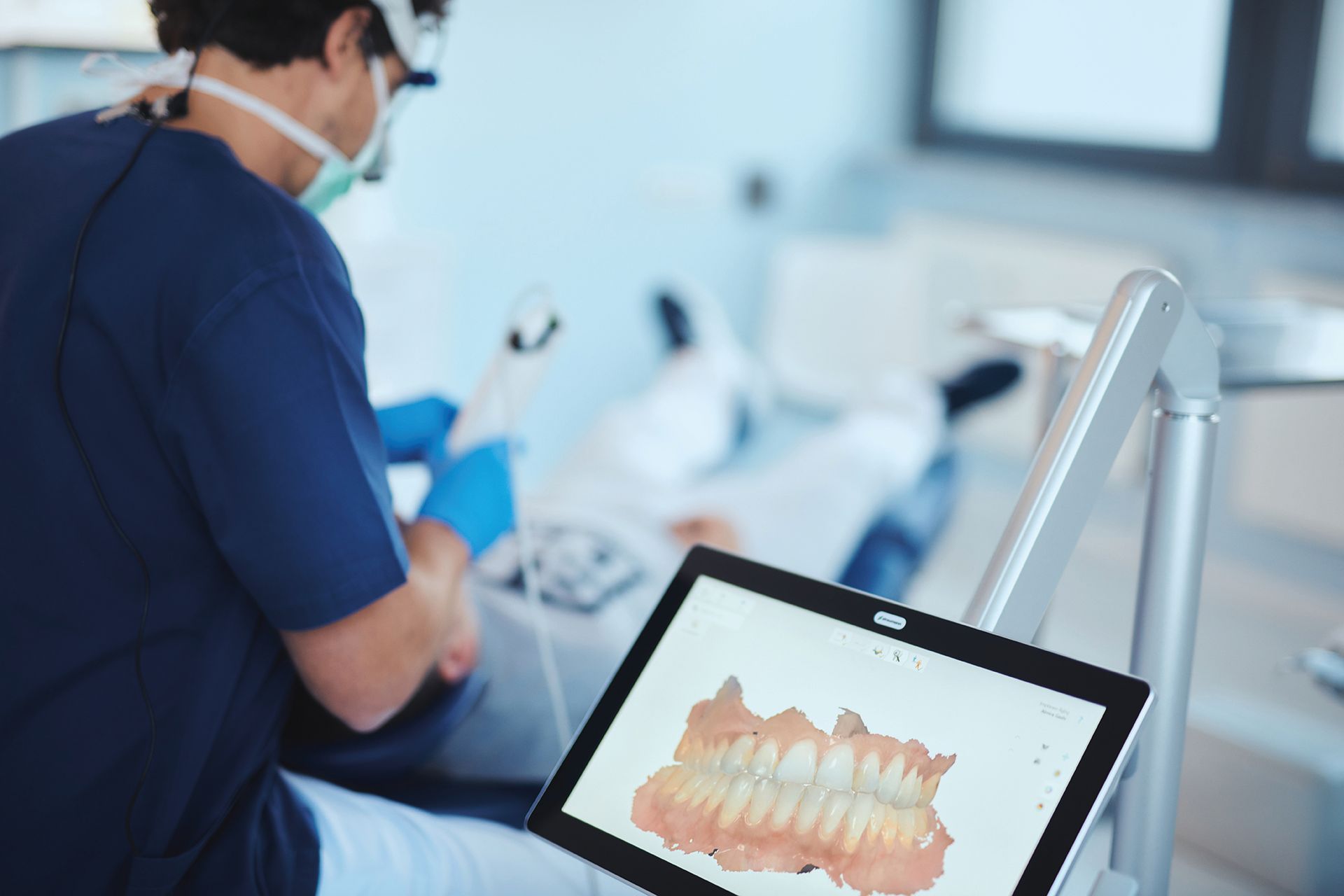 Zahnforum Regensburg Dr. P. Bosse Dr. P. Flora