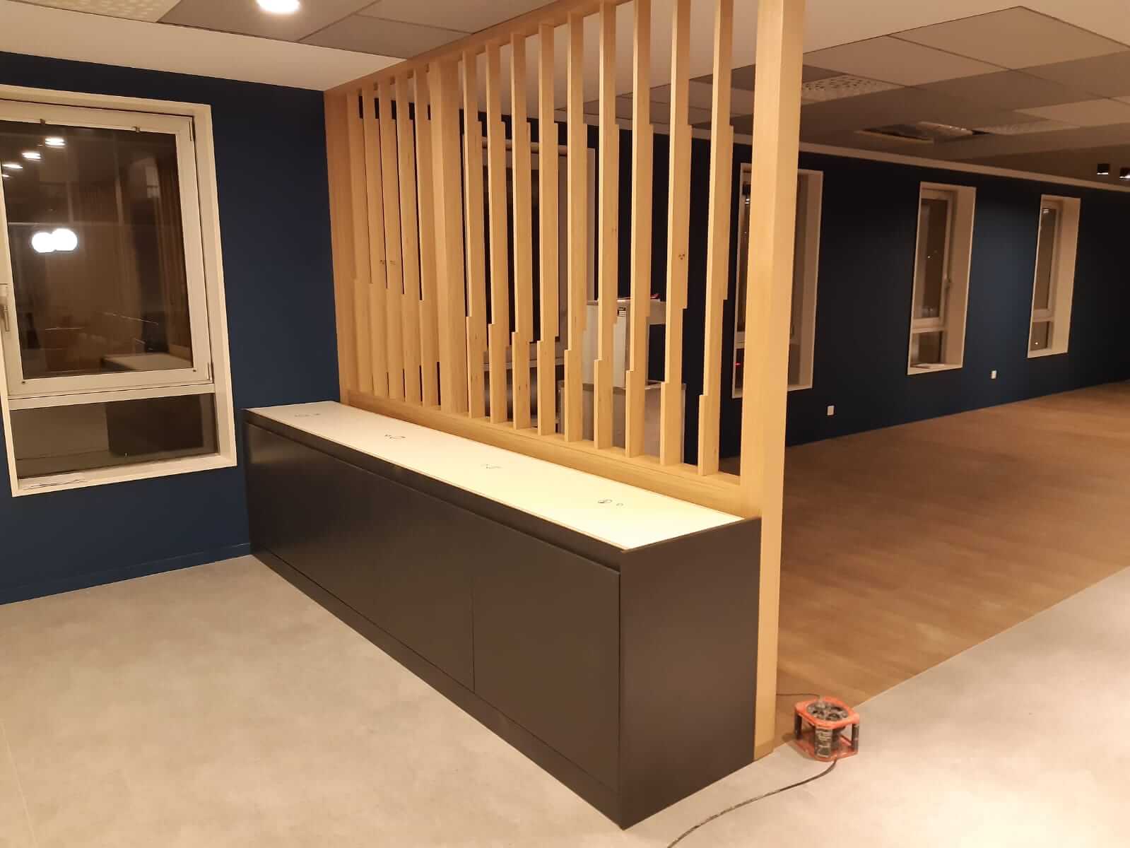 Menuiserie d'agencement bois, dérivés, métaux, résines