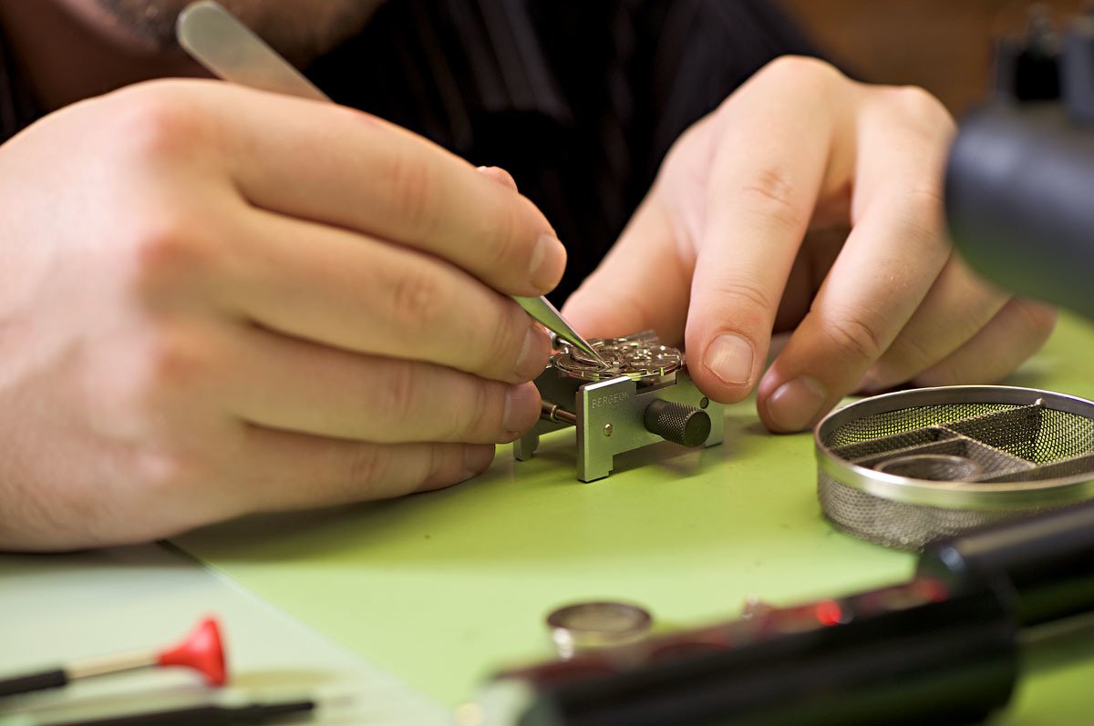 REGULATOR | Reparatur, Revision, Wartung & Service im Uhrmacher Atelier