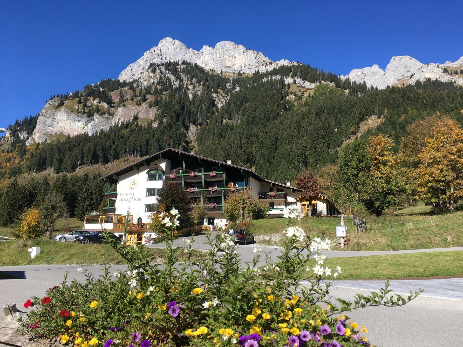 Hotel Berghof - Wander- und Ferienhotel im Tannheimer Tal