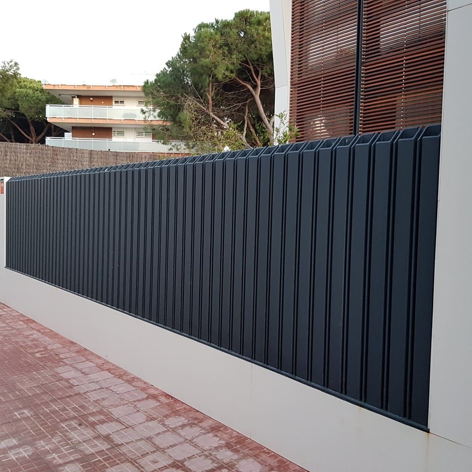 Venta e instalación de vallas y verjas decorativas-Cerramientos Vadía