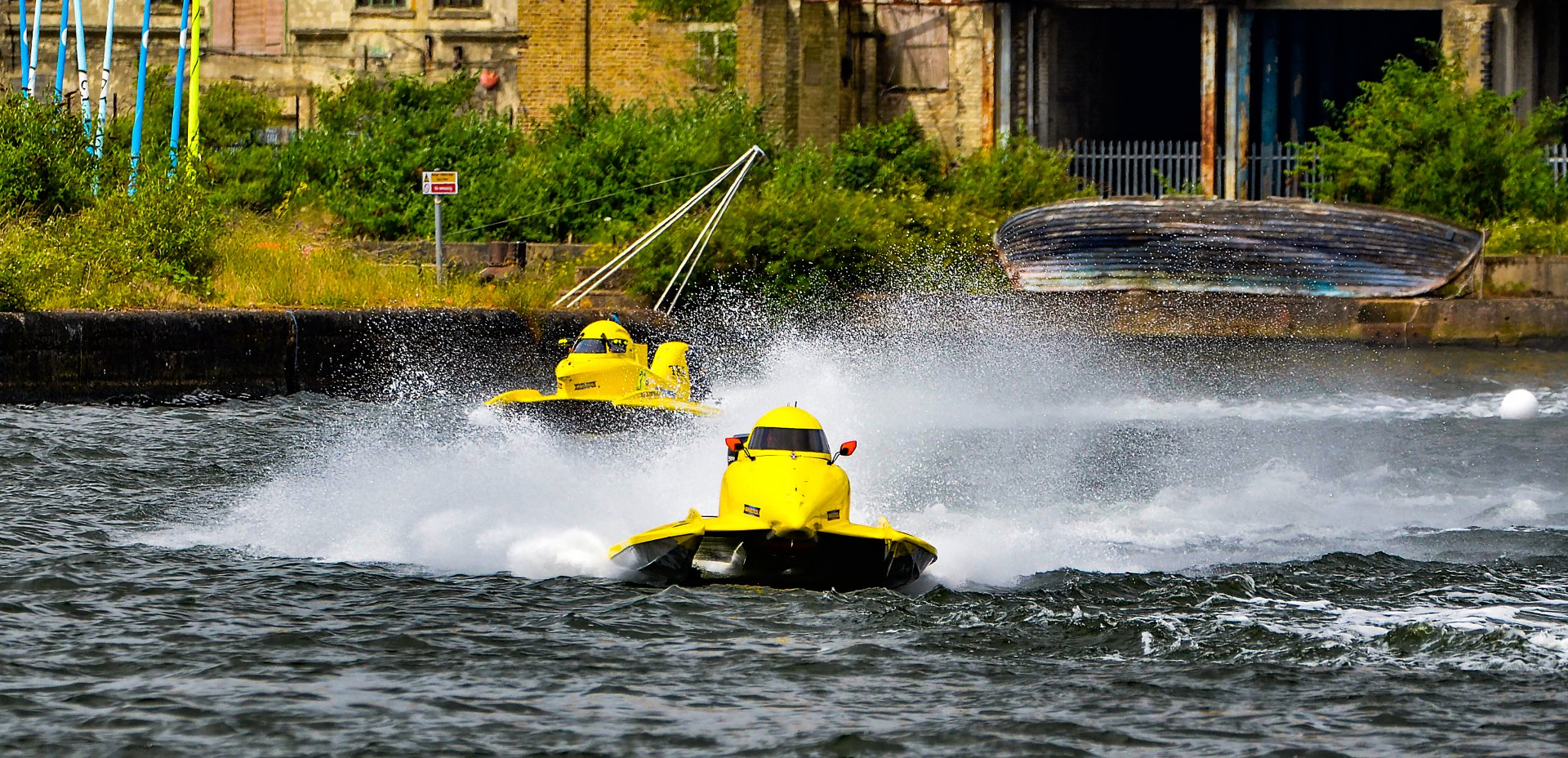 Female F1 Driver - F1 H2O Powerboat Racing - Simone Schuft - Powerboat ...