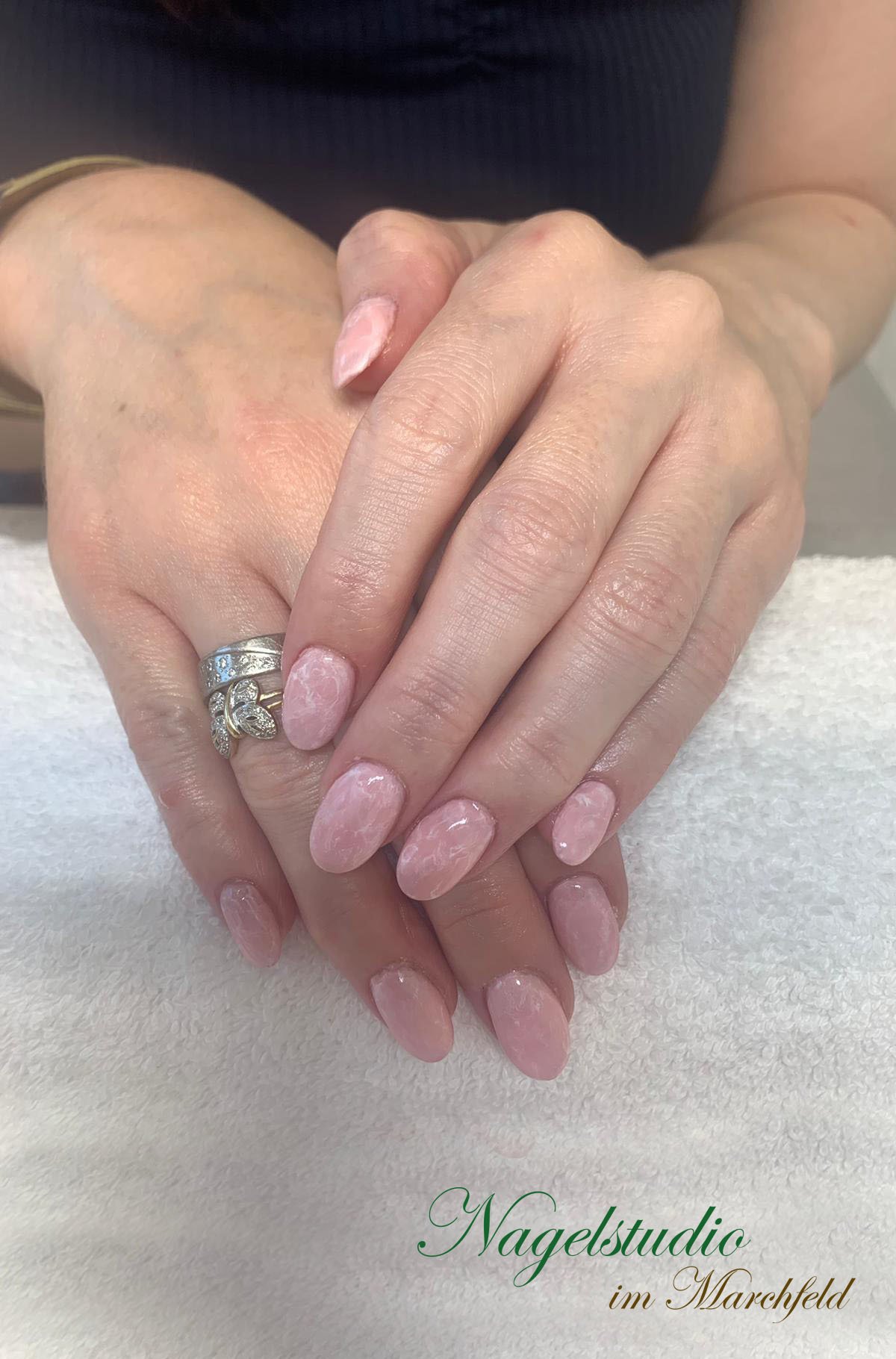 Nagelstudio Neumunster Holsten Galerie