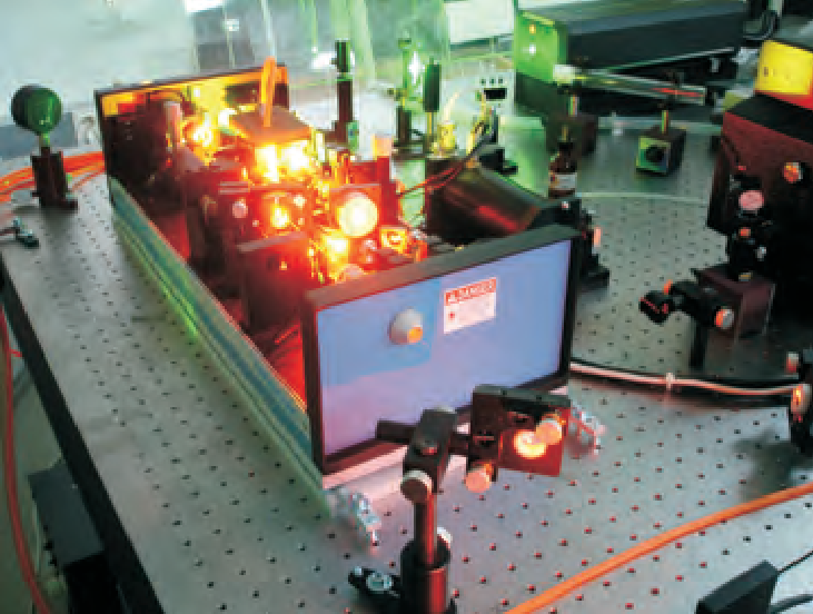 TIS/DYE-SF-07 ring laser with dye and Ti:Sapphire - HT Laser