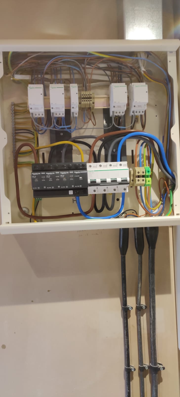 Banks Electrical (Domestic & Commercial Electrician Services)