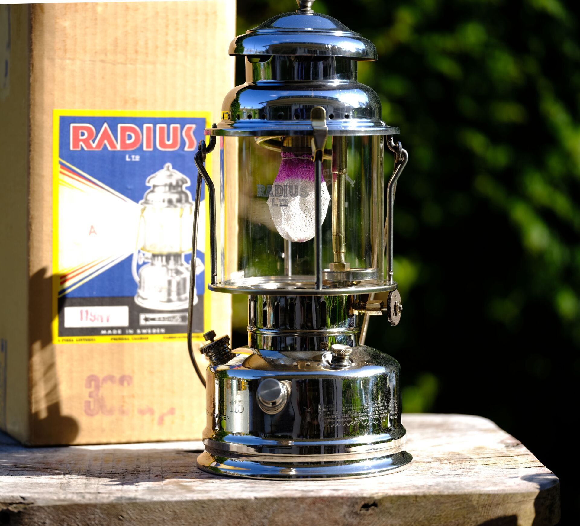 Vintage Pressure Lanterns - webshop for fine lamps from the past