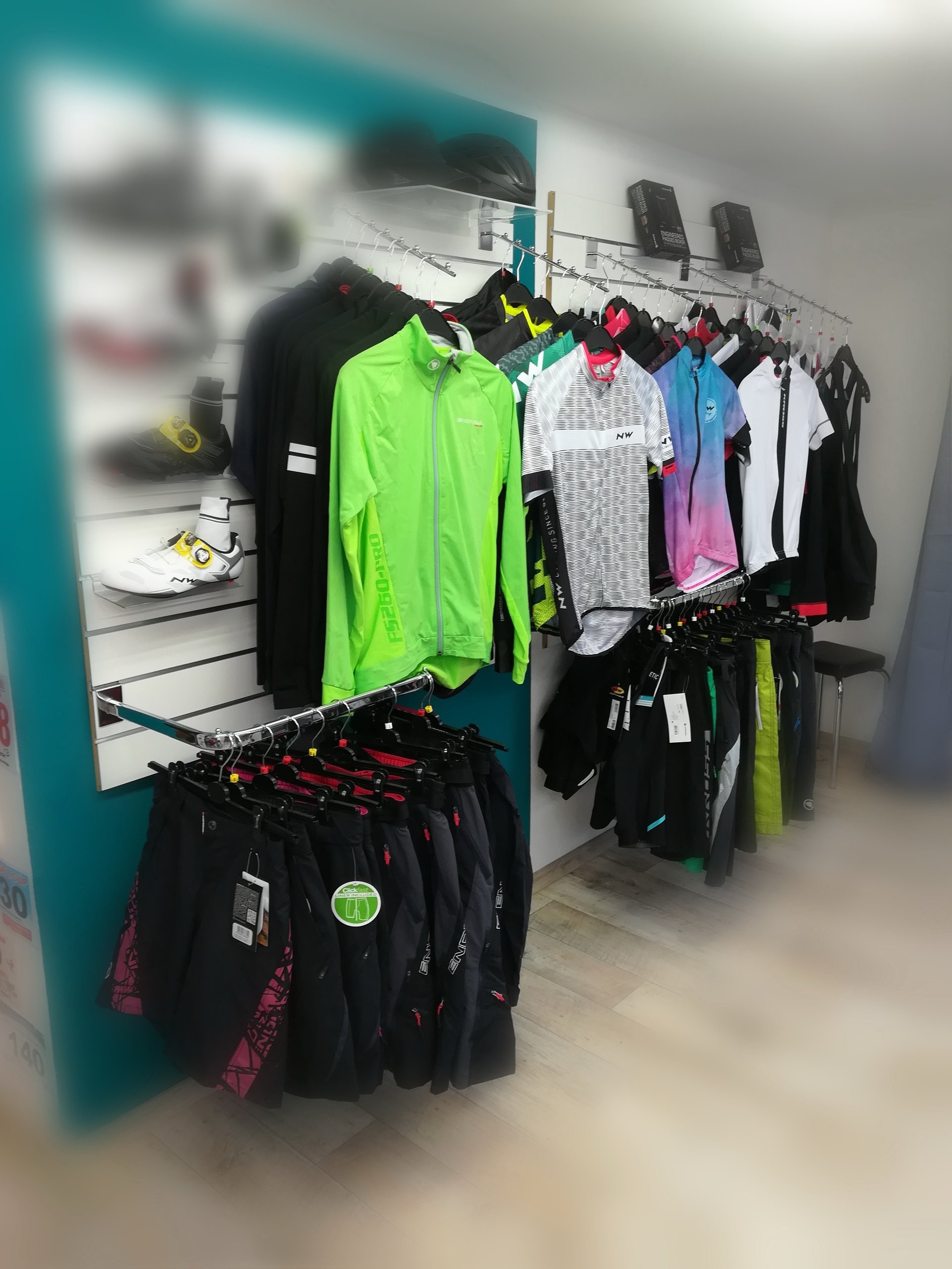 Fahrradkleidung & Fahrradzubehör | CM-Bikepoint | Bergatreute