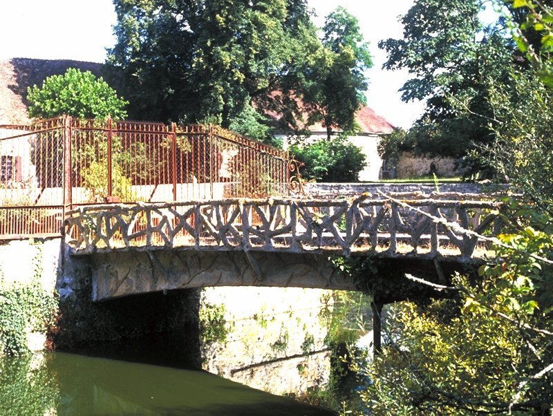 The world's first reinforced concrete bridge
