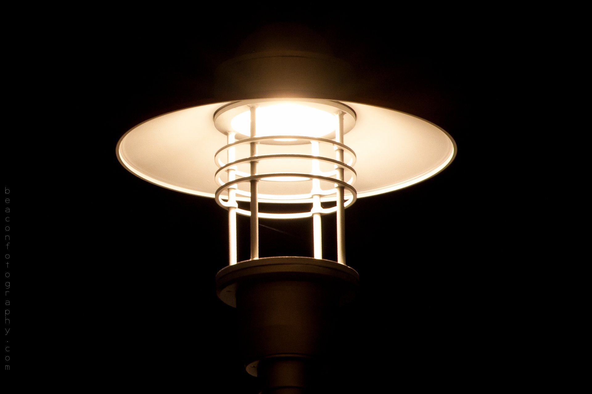 Intrigue | architectural pedestrian-scale exterior lighting