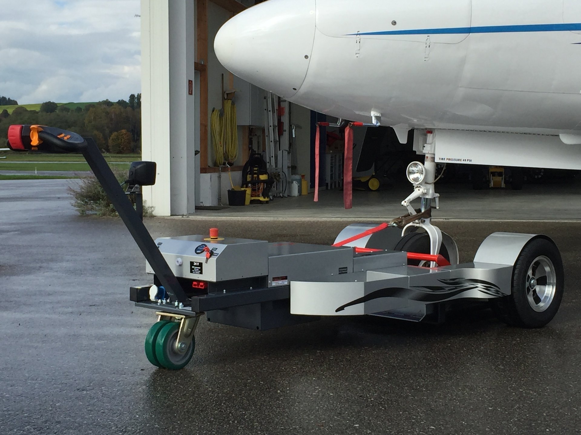 Powerful electric aircraft tug