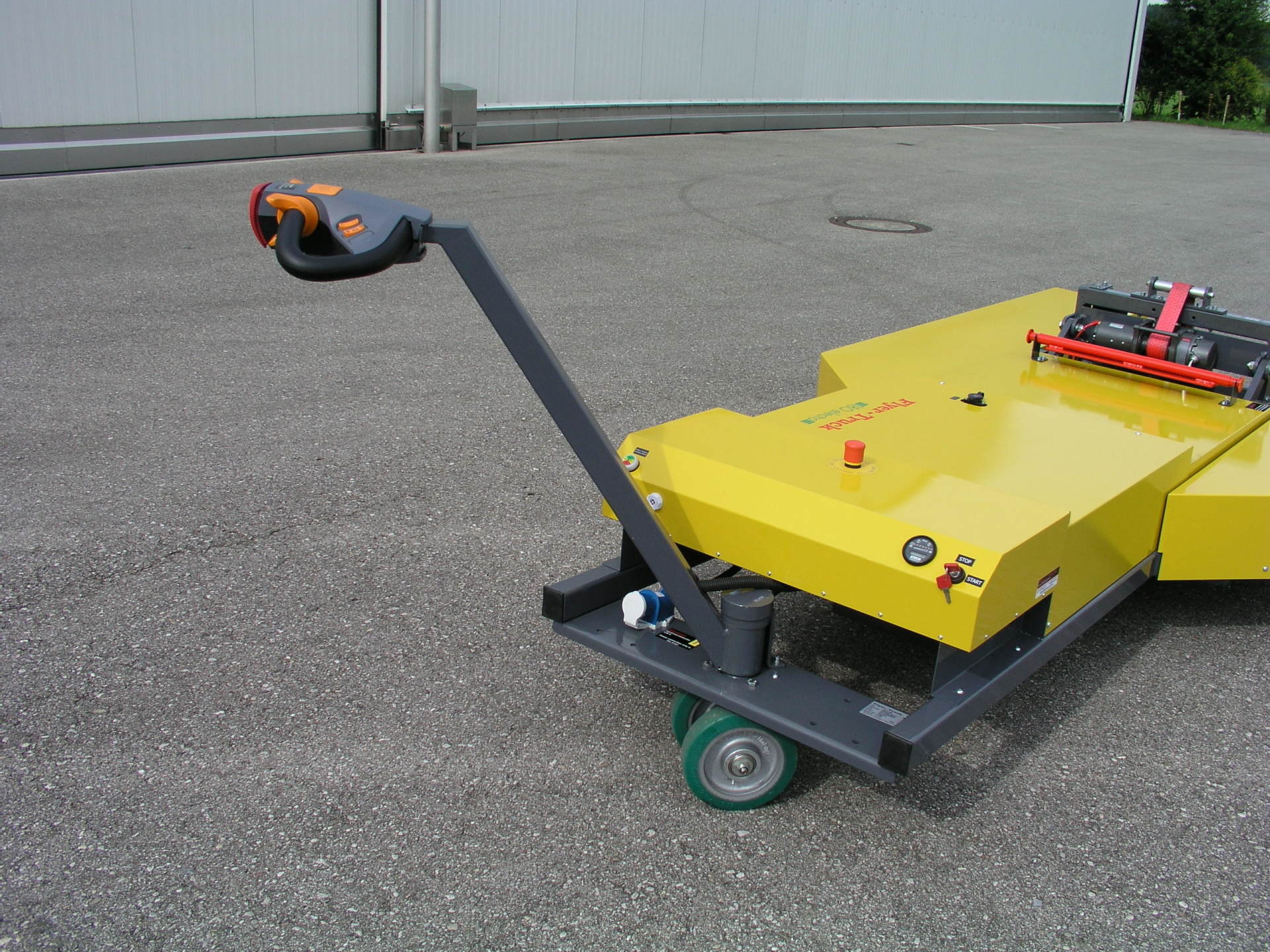 electrical towbarless aircraft mover