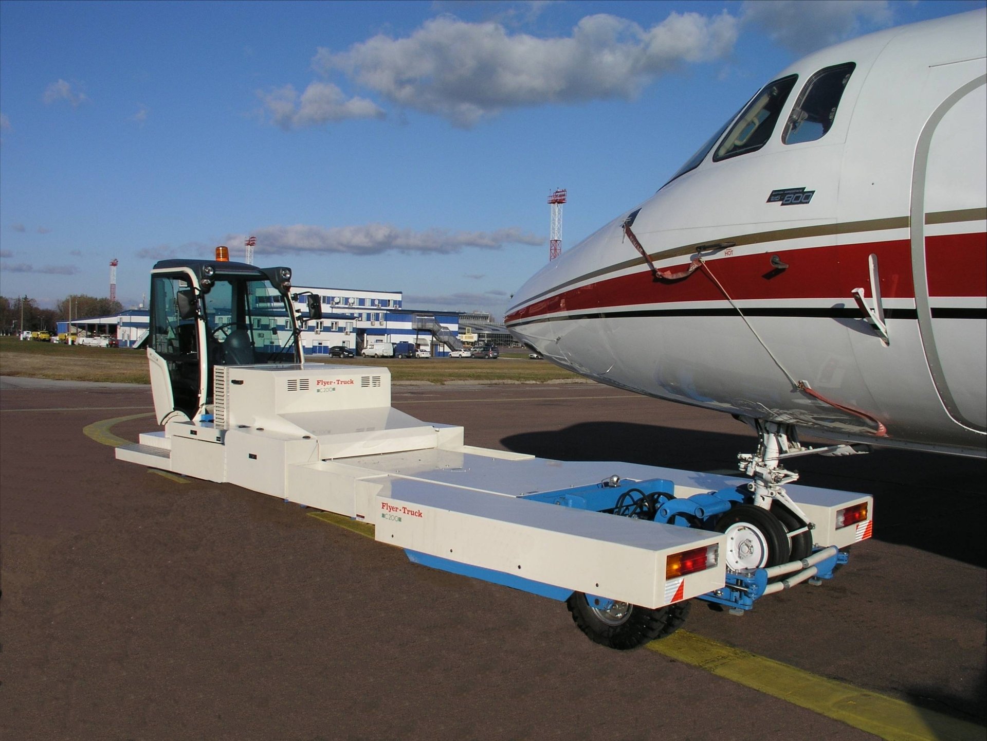towbarless aircraft towing tug