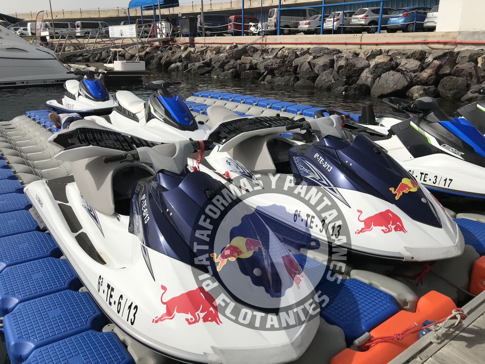 Plataformas flotantes para motos de agua