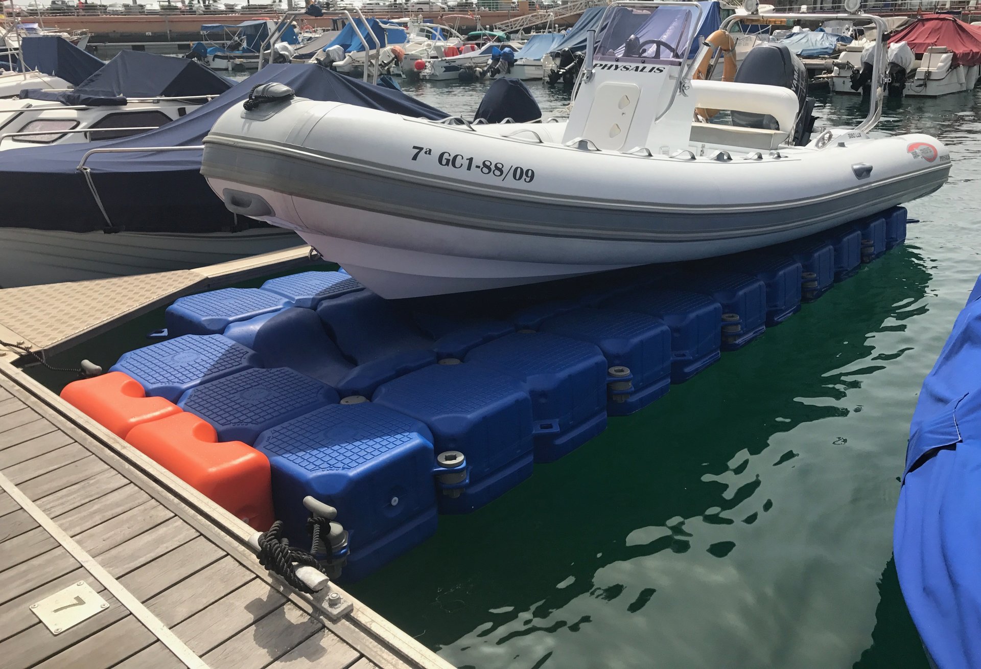 Plataformas flotantes-Pantalanes-Plataforma flotante moto de agua