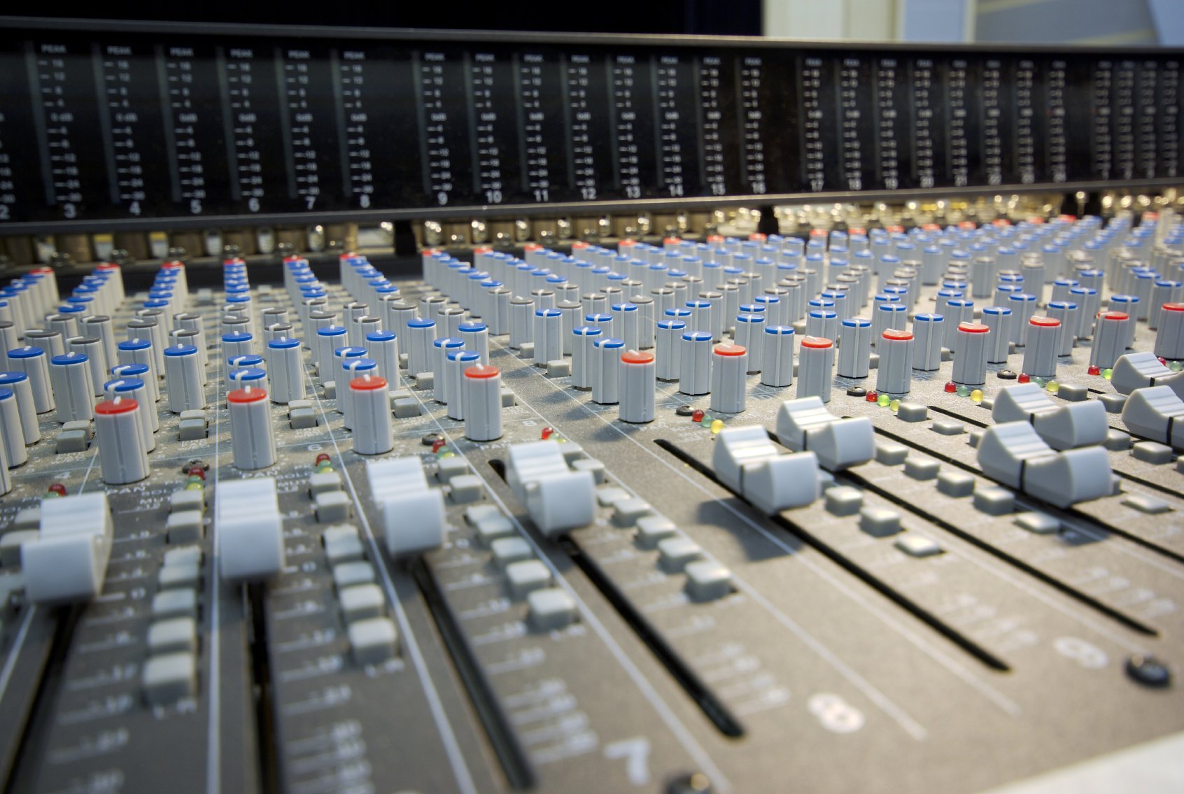 TS Elektroakustik GmbH - Audio- / Medientechnik für Profis