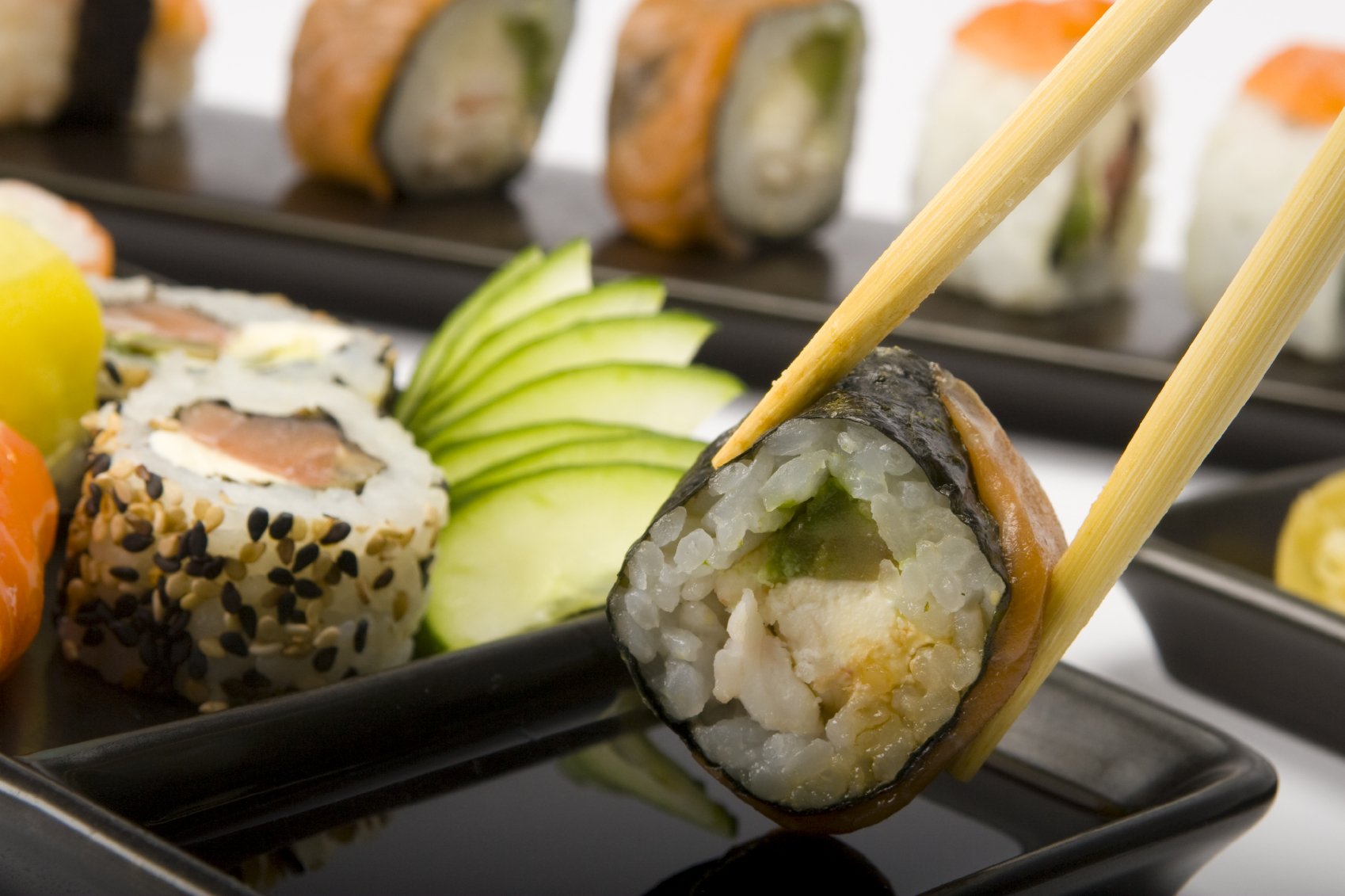 Home [www.chomchom-sushibar.de]